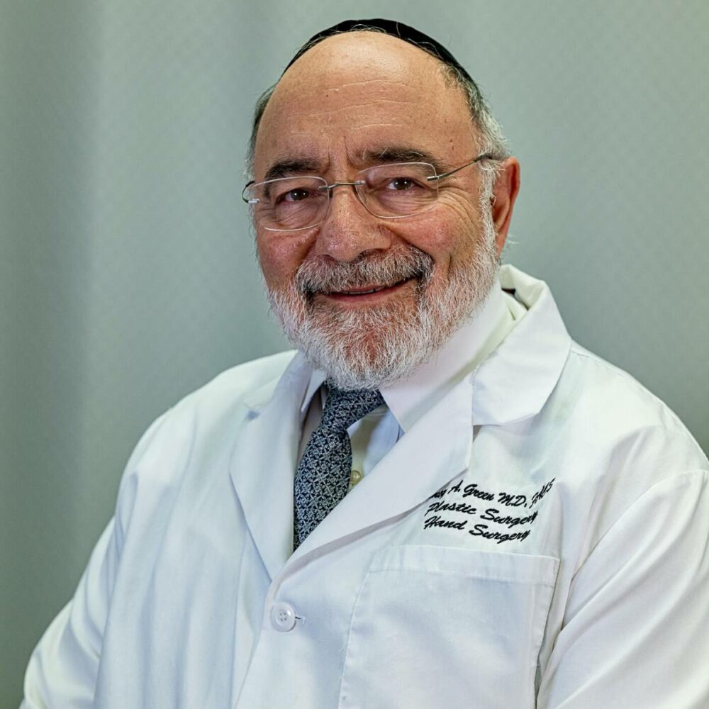 Ganglion Cyst Removal Cleveland | Hand Surgeon | Dr. Green